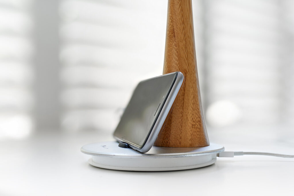 Ginkgo Solar Tree charging station - BiteMyApple.co